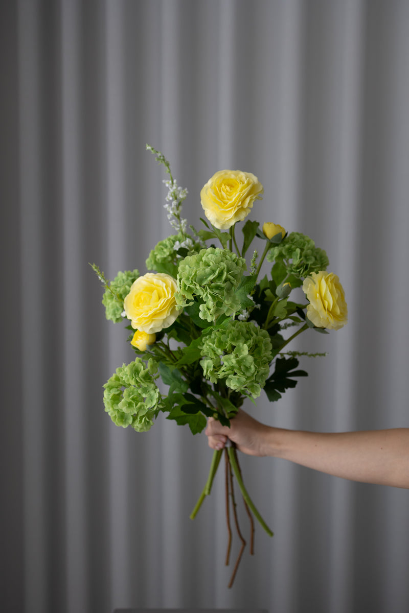 Butter Yellow Buket | Friske og elegante blomster til enhver lejlighed – BLOOM OBJECTS