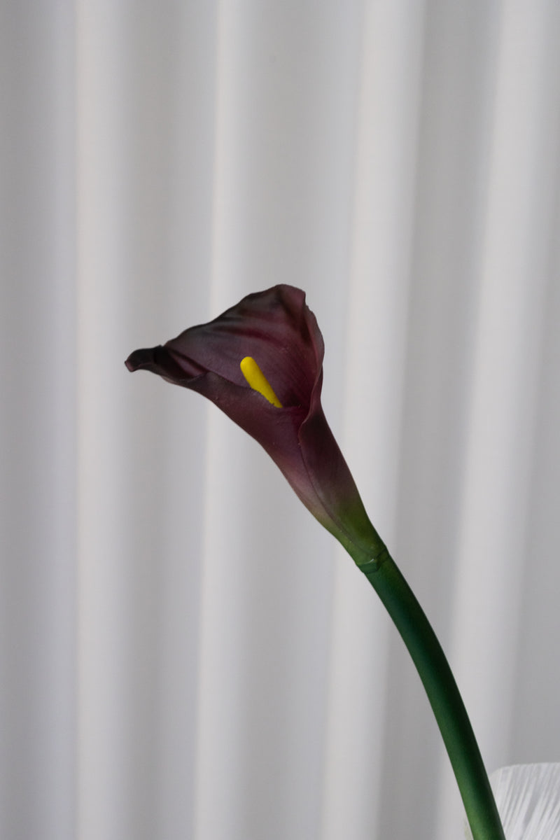 Kunstig Calla Lilje Bordeuax – BLOOM OBJECTS